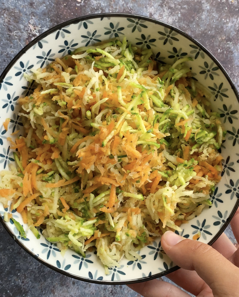 Baked Mixed Vegetable Pakoras | Spiced vegetable fritters • Recipes and ...