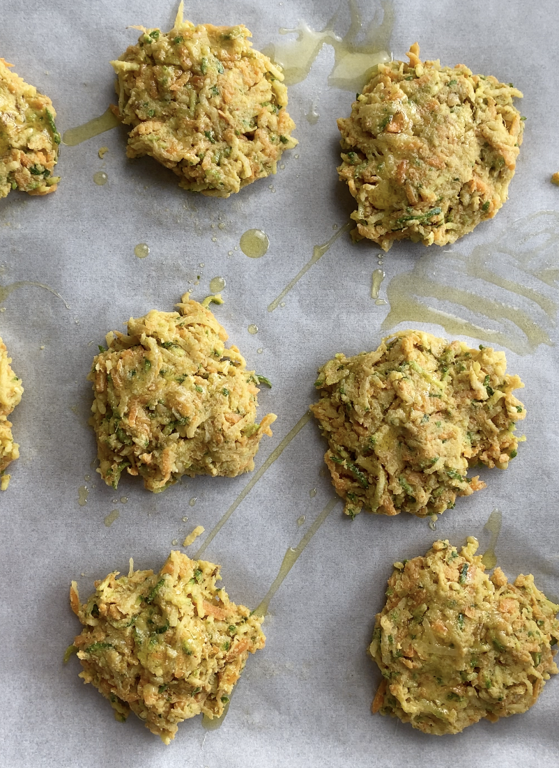 Baked Mixed Vegetable Pakoras | Spiced vegetable fritters • Recipes and ...