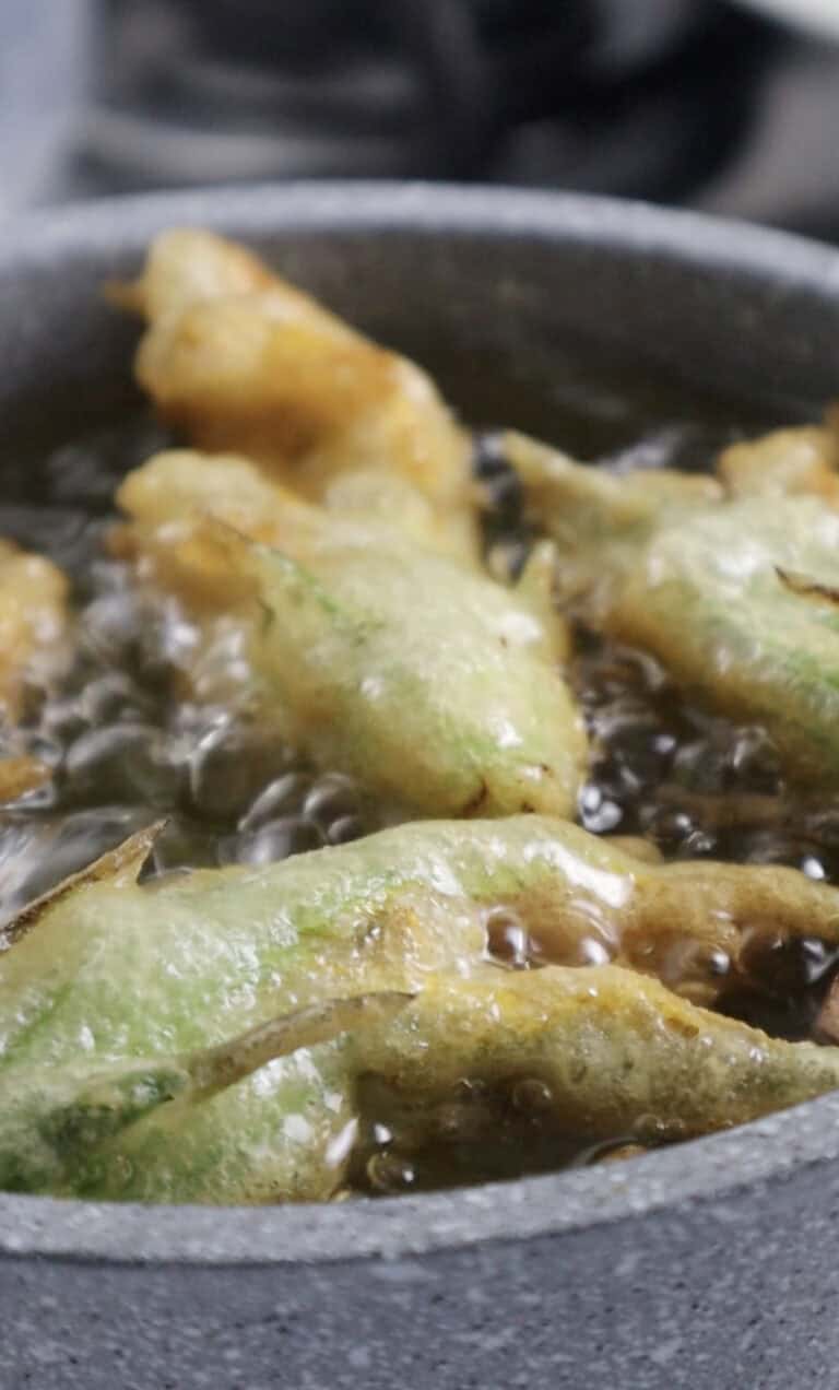 Fried Zucchini Flowers (Courgette Flowers)